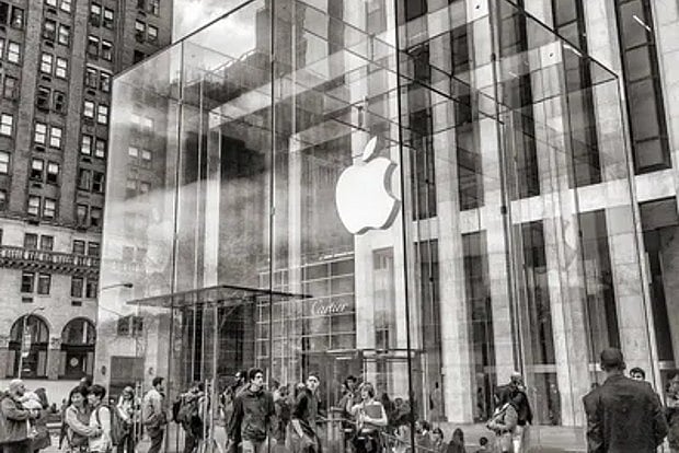 Apple planning to launch mixed reality device next year