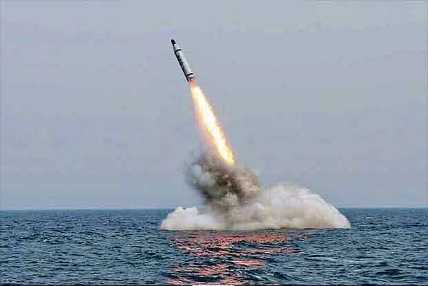 South Korea successfully test-fires its own submarine-launched missile ...