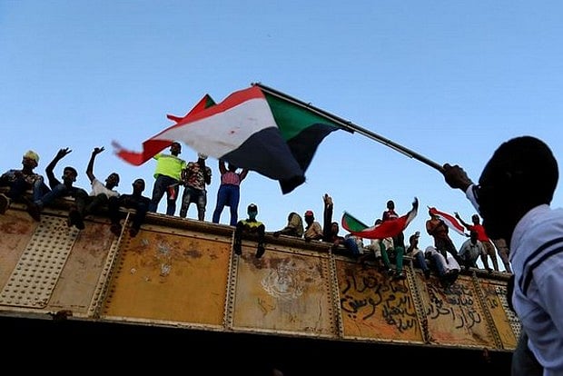 Fresh protests start in Sudan to demand civilian rule