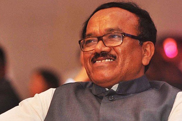 Goa CM treads cautiously on peacock issue