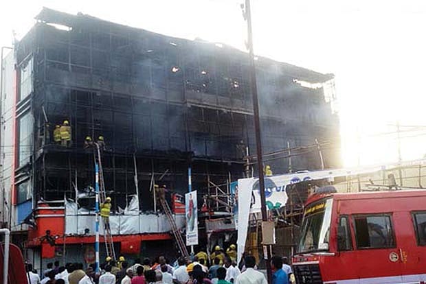 Textile shop in Tenkasi destroyed in fire