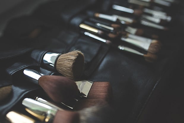 Keep make-up brushes clean, avoid infections