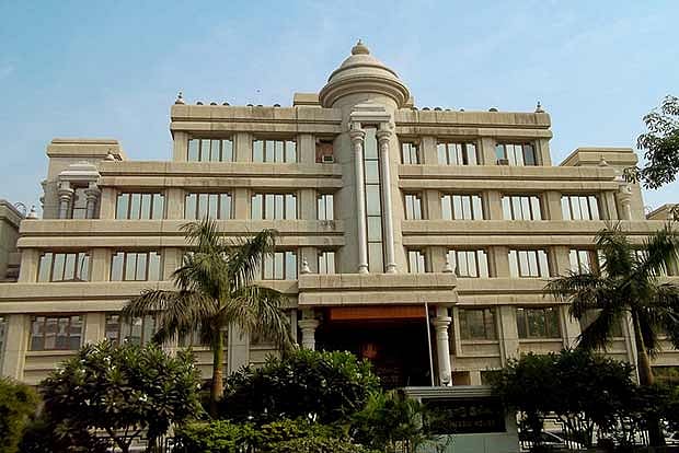 Activists storm into Tamil Nadu House in Delhi