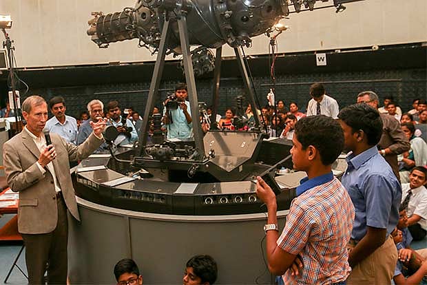 Students quiz NASA official on ET, black hole, global warming