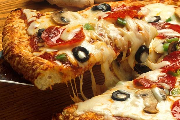 Eating hamburgers, pizza may increase cancer risk: Study