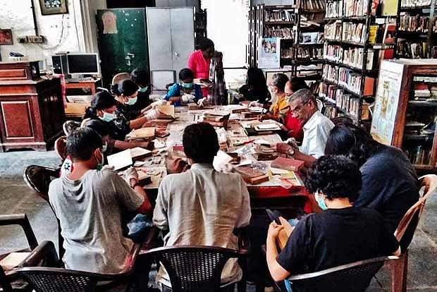 Stuffy libraries change with times, embrace digital world