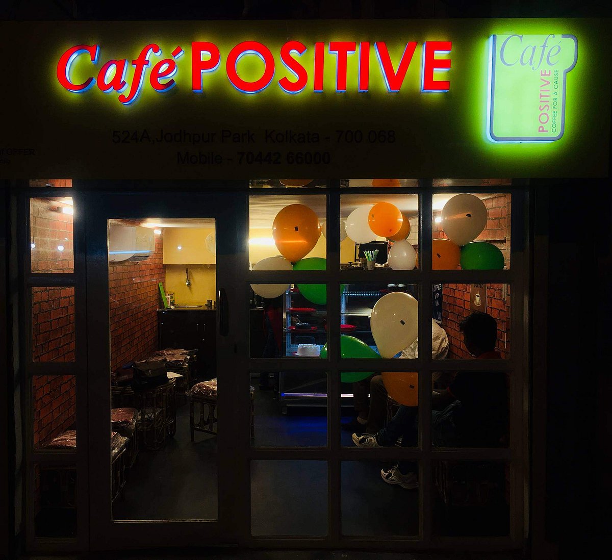 Café positive in Kolkata is entirely run by teens living with HIV ...
