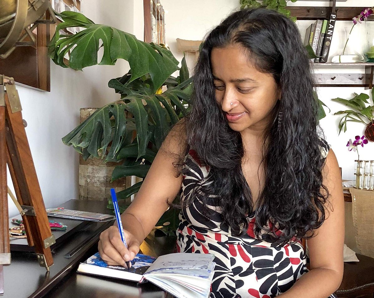 Indu Harikumar is finding out how Indian peeps date on Tinder, via Instagram