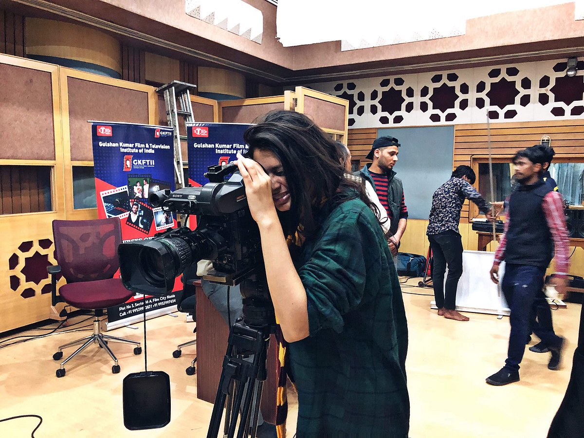 Lubna Ali knows how to play with colours, character and clichés to create a captivating film