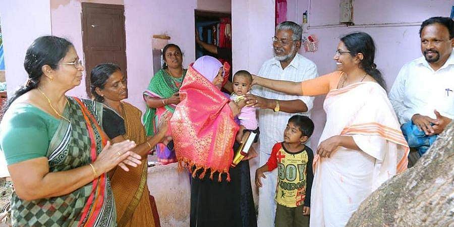 Four months after delivering a child, this Bihari woman topped the ...