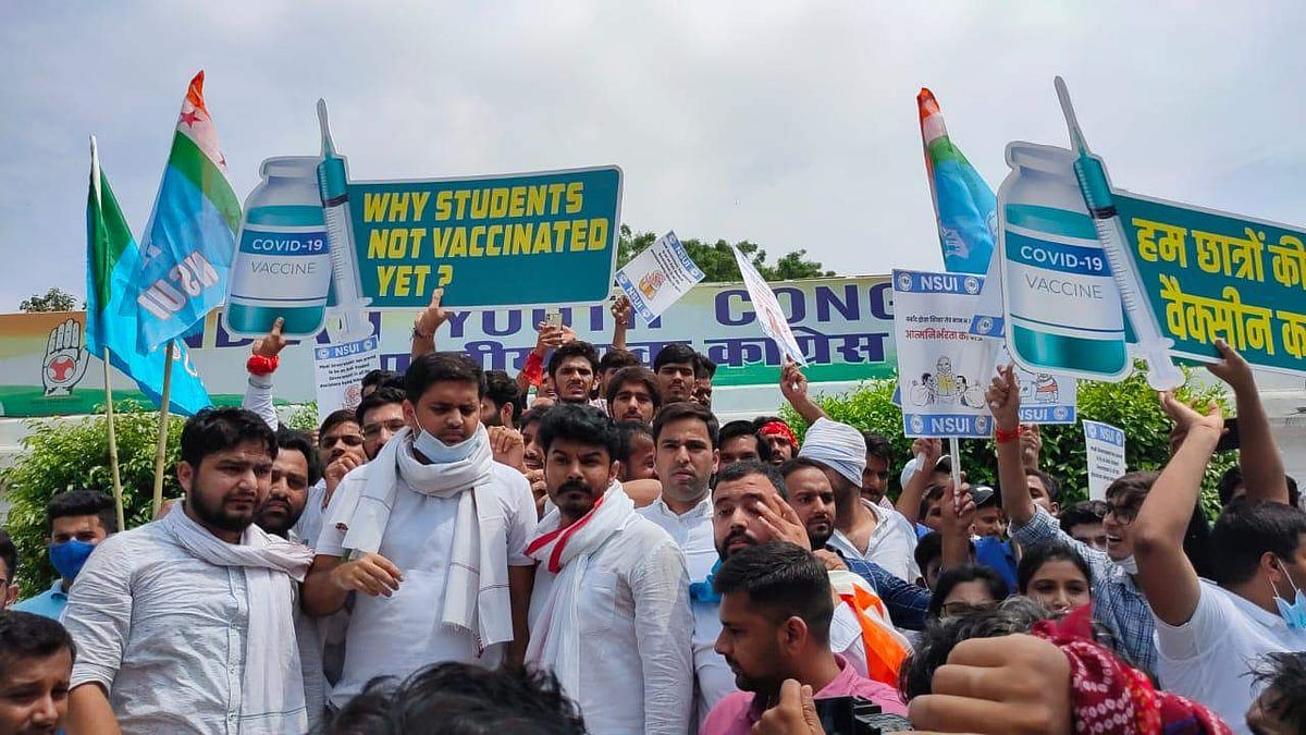 NSUI's National President detained after 300 students march in protest ...