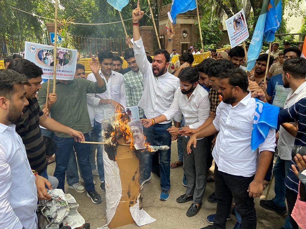 ABVP and NSUI protest over mismanagement and rescheduling of CUET