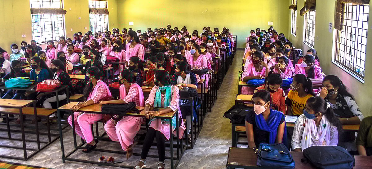 Overcrowded classrooms. What could be the solution?