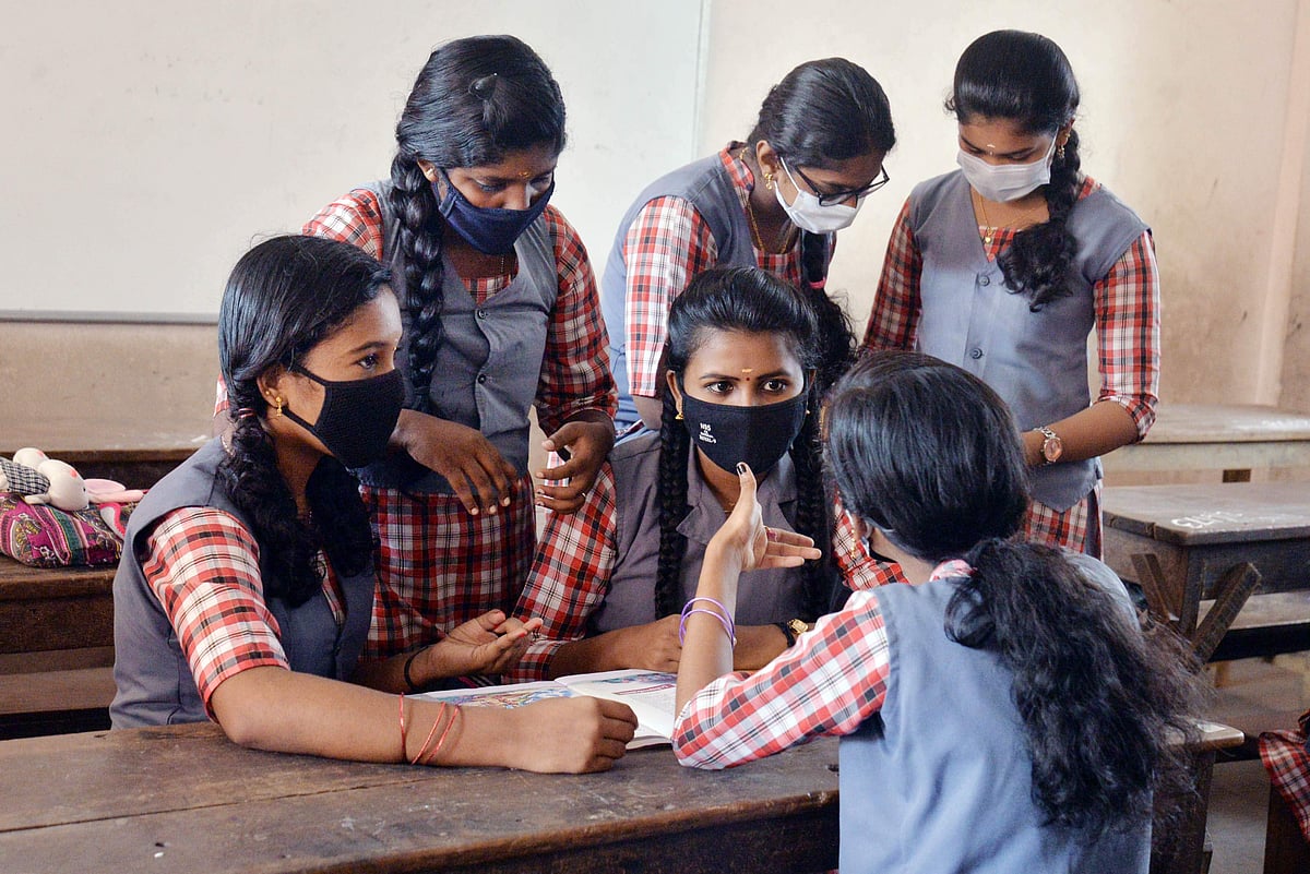 Boys use pepper spray on 11 girls in Goa school; Education Dept issues ...