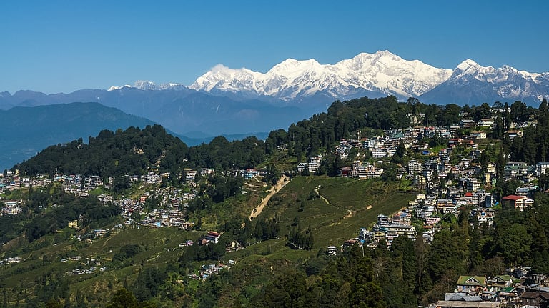 Darjeeling: মেঘালয়-সিকিম পিছিয়ে! ২০২৫-এর টপ সার্চে দেশের মধ্যে সেরা ...