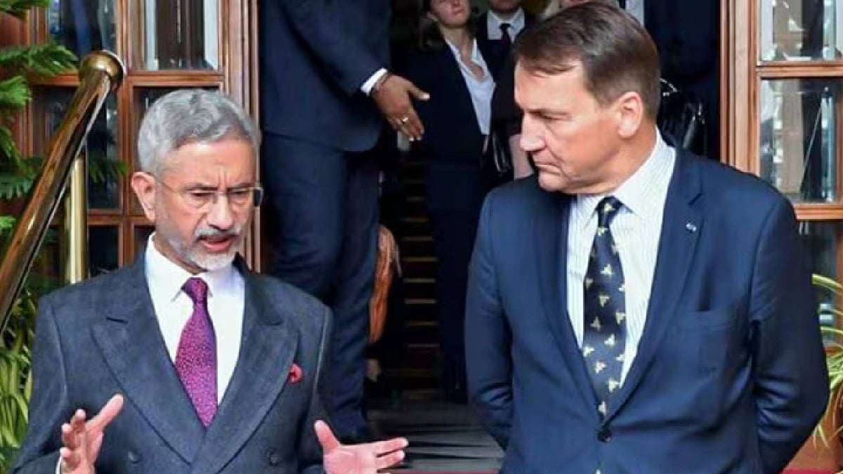 S Jaishankar: পাকিস্তান নিয়ে পোল্যান্ডের বিদেশমন্ত্রীকে সতর্ক করলেন ...