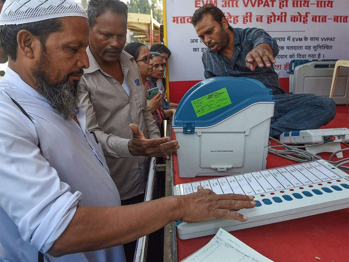 Evm,EVM-এ বন্দি বিহারের জনমত! কারা তৈরি করে এই মেশিন? দাম কত? এক ক্লিকে ...