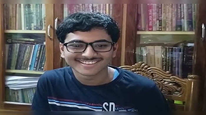 WB Madhyamik Topper 2023: স্মার্ট ফোনের যুগে পড়াশোনাতেই বেশি আগ্রহ, ডাক্তার হওয়ার স্বপ্ন ...
