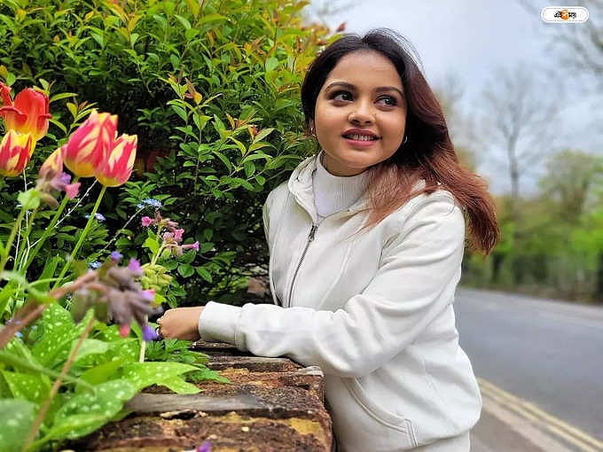 Nabanita Das : ভোরের হালকা কুয়াশা, প্রথম ঠান্ডার অনুভূতি ভাগ জীতুর ...