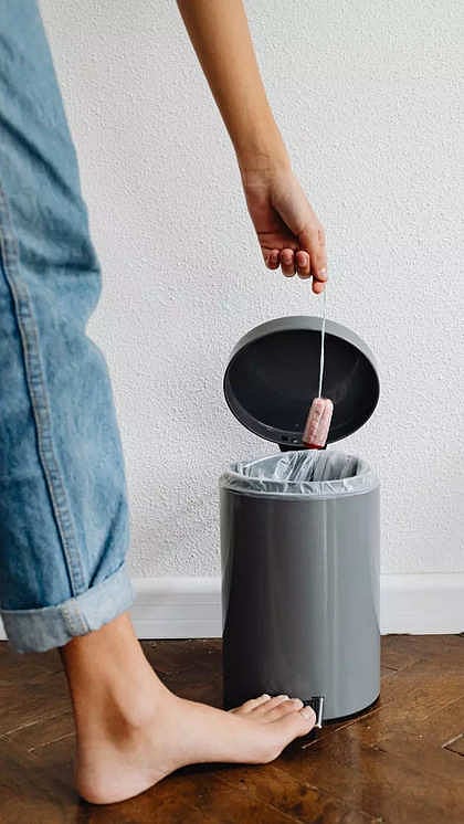 Vastu Tips For Placement Of Dustbin,বাস্তু মতে রাখুন ডাস্টবিন, শান্তিতে ...