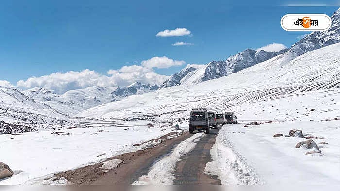 Sikkim Snowfall : বছরের প্রথম তুষারপাত সিকিমে, সাদা বরফে ঢাকল রাস্তাঘাট ...