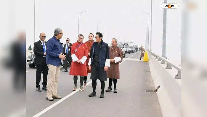 Padma Setu,ঘোড়া, বিএমডব্লিউ, হেলিকপ্টার নয়, বাংলাদেশে হাঁটলেন ভুটানের ...