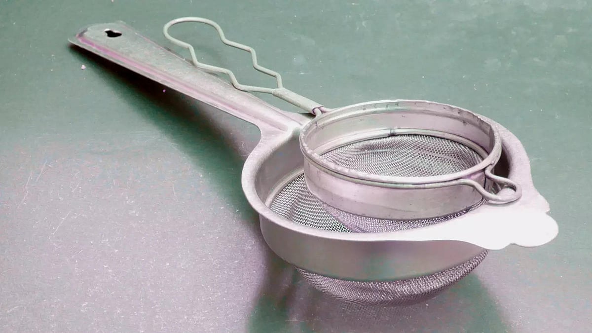 Tea Strainer Clean: চায়ের ছাঁকনিতে পড়েছে কালচে ছোপ? ঠিক এভাবে পরিষ্কার করলে ঝকঝক করবে - useful ...