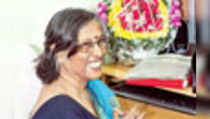 নির্বাচন কমিশনে মেয়াদ শেষ মীরার - copy on meera pandey - eisamay