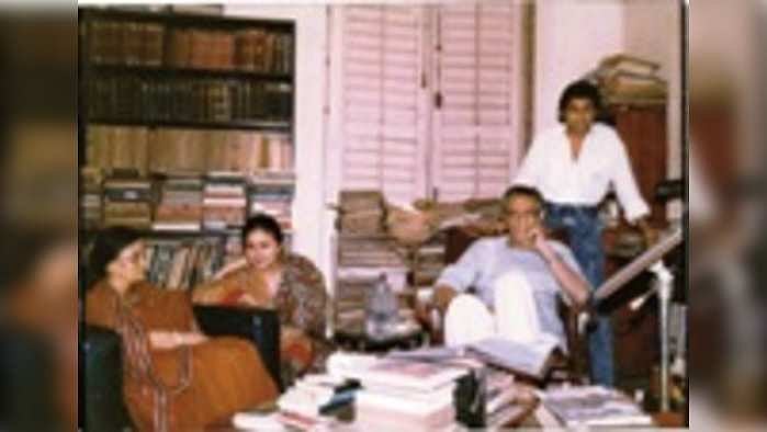 নিজেকে নিয়ে ভাবেননি - interview of Hirak Sen about late Bijaya Ray by ...