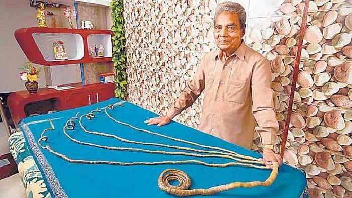 Longest Fingernails,গিনেসে-ওঠা 'নখ' জাদুঘরে দিলেন শ্রীধর চিল্লাল - 82 ...