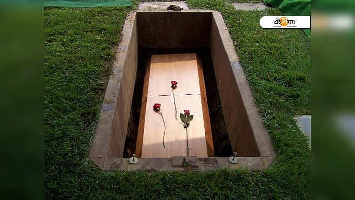 Coffin,যতবার কবর দেওয়া হচ্ছে, ভেসে উঠে আসছে কফিন! ভূত নাকি? - mourners ...