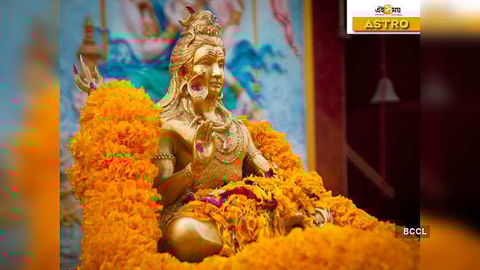 Nil Shasti 2021 Begali Mothers Offer Puja To Lord Shiva Praying Good ...