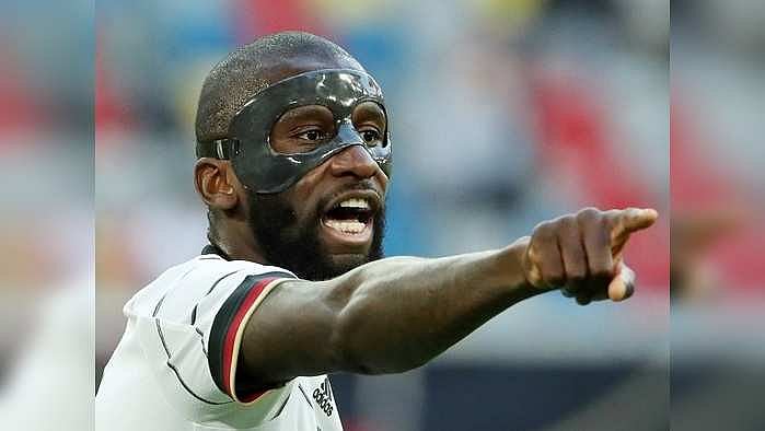 অ্যান্টোনিও রুডিগার মাস্ক,মুখ ঢেকেছে 'মুখোশে', রুডিগারের মাস্ক নিয়ে ...