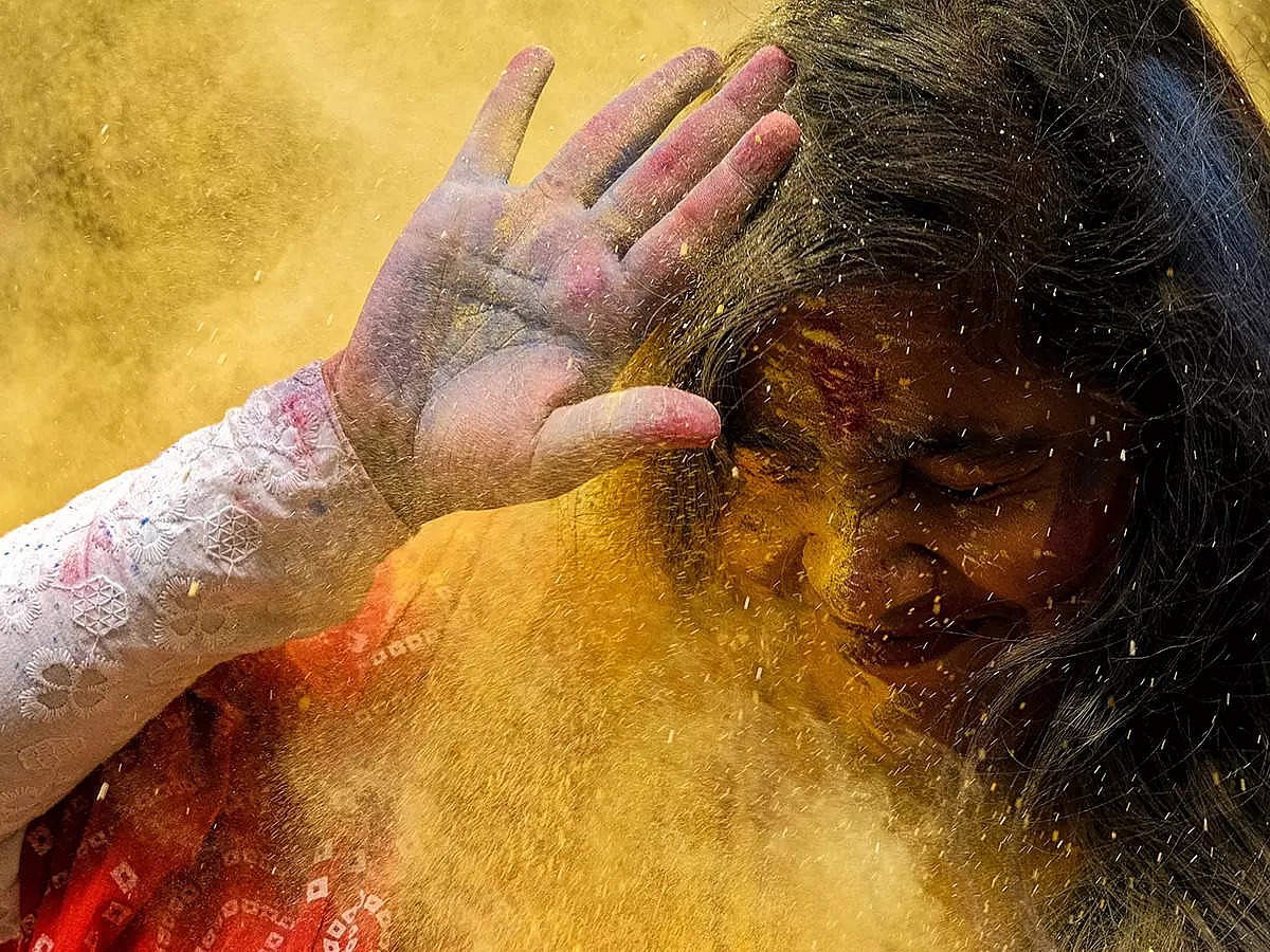 Haldi Festival Kolhapur: মহারাষ্ট্রের এই গ্রামে বছরে দু'বার হোলি খেলা ...