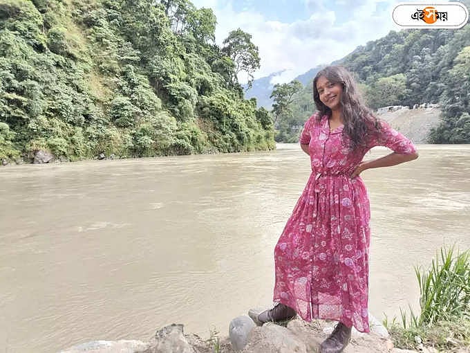 Dipsita Dhar : 'বন পাহাড়ের দেশে...', তিস্তা পাড়ে হলিডে মুডে দীপ্সিতা - dipsita dhar cpim ...