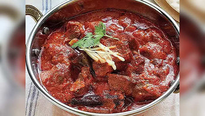 Mutton : রমরমিয়ে বিক্রি হচ্ছে ভেজাল খাসির মাংস, বাংলাদেশে বিক্রিতাকে ১ ...