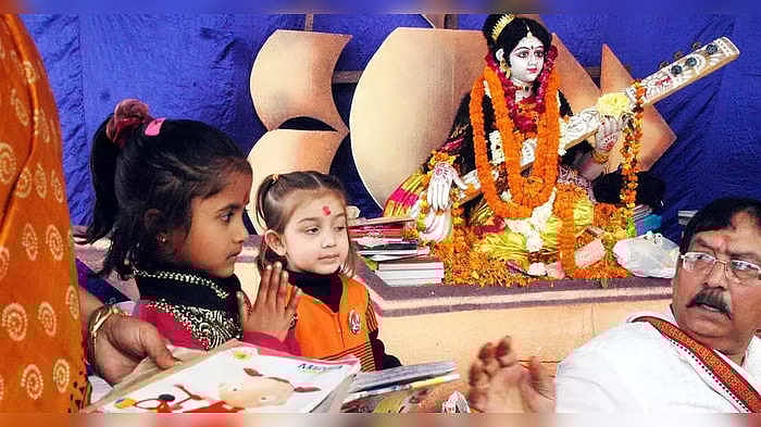 Basant Panchami 2023: সরস্বতী পুজোয় কেন দেওয়া হয় হাতেখড়ি? জেনে নিন ...