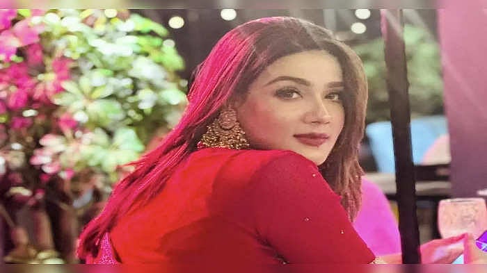 Mahiya Mahi Gives Birth a Baby Boy - Mahiya Mahi: গর্ভবতী অবস্থাতেই ...