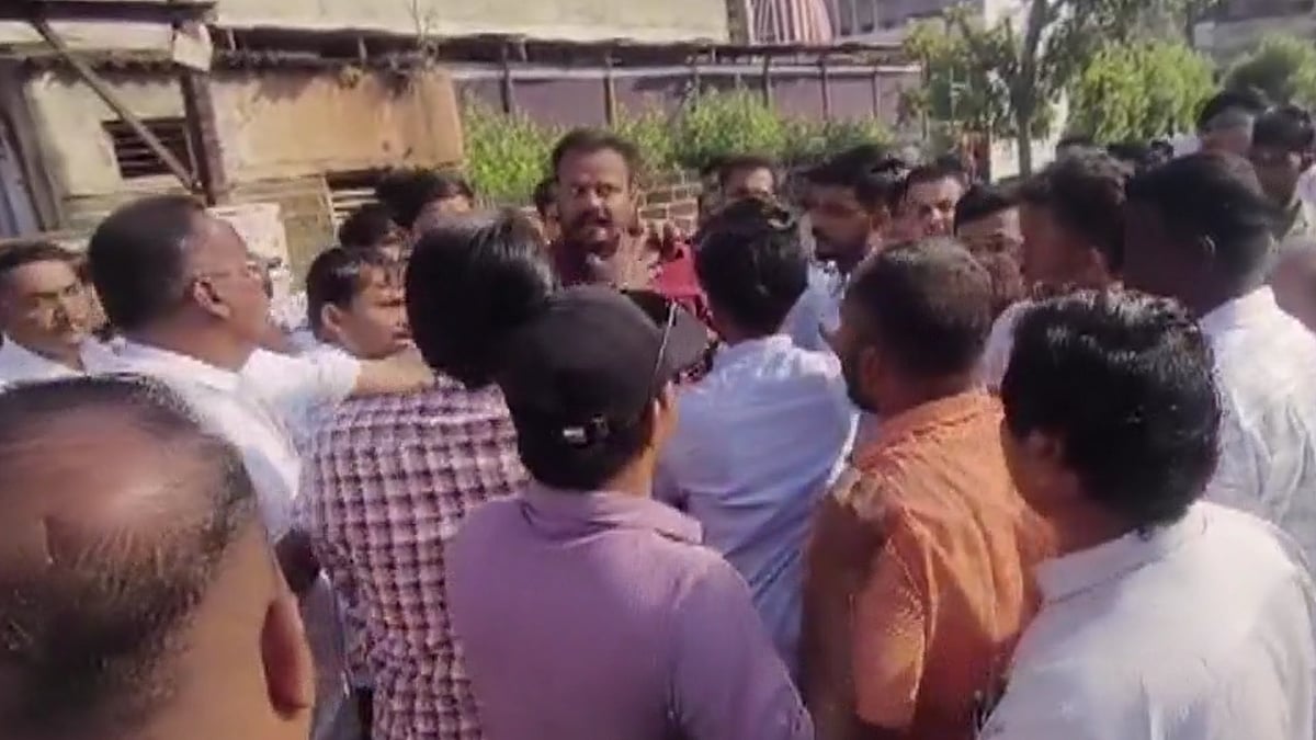 Dispute between BJP-Thackeray Sena in Ichalkaranji, chaos over money ...