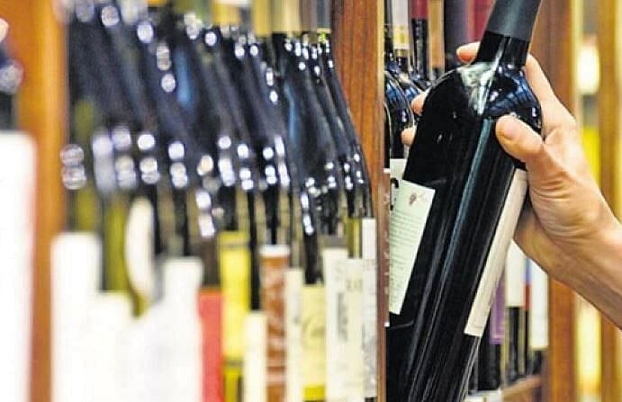 Above 50% want home delivery of liquor to prevent overcrowding