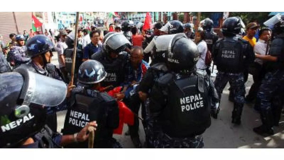 General strike in Nepal throws lives out of gear