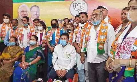 Assam: Singer Simanta Shekhar & 26 other entertainers join BJP ahead of ...