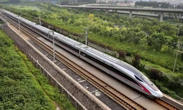 China Inaugurated Fully Electric Bullet Train in Indo-Tibetan Border ...