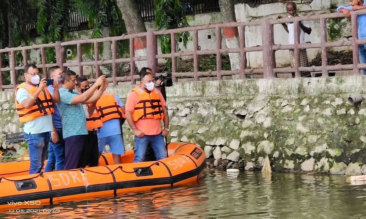 Fishes Died in Dighalipukhuri Due to Lack of Oxygen, Minister Bimal ...