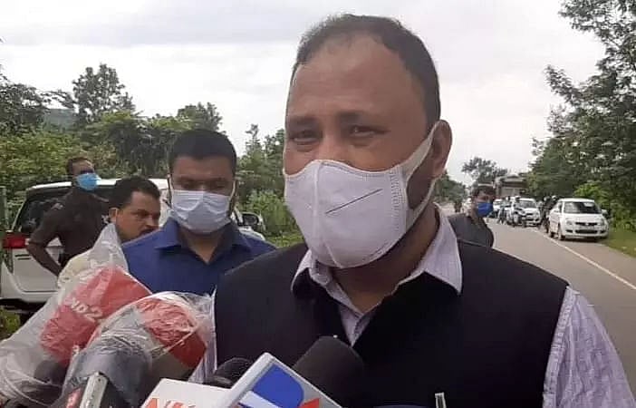 Minister Bimal Bora felicitates APDCL officials in Tezpur