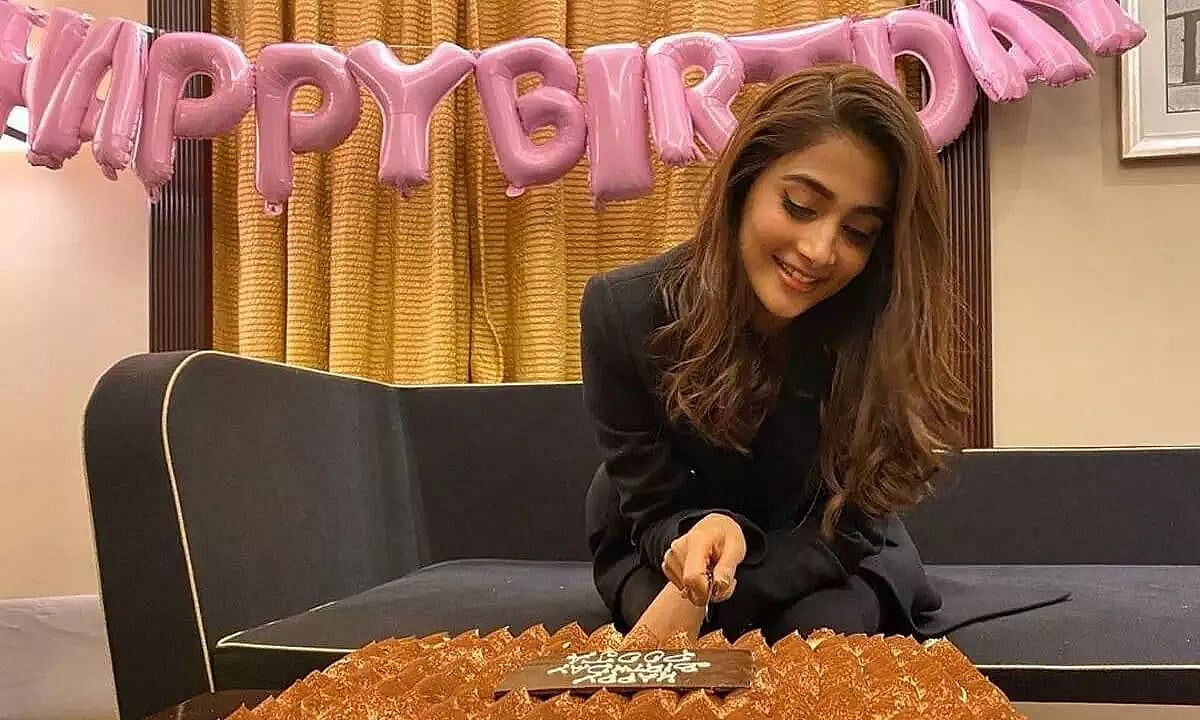 Tollywood Actor Pooja Hedge Turns 31; Know About Her Upcoming Movies ...