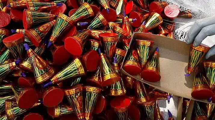 'Green Crackers' must be made popular