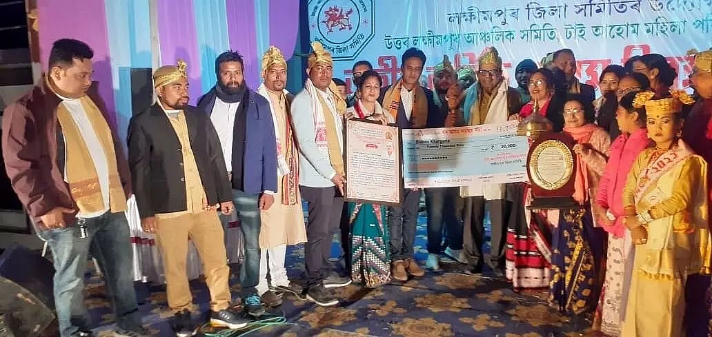 Bor Asom Samanway Bota conferred on noted actor Bishnu Kharghoria