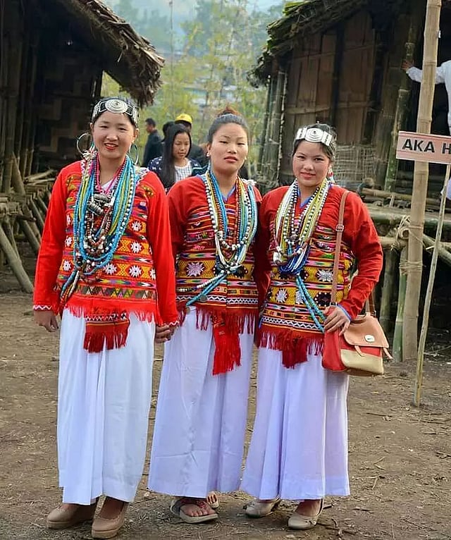 Beautiful Traditional Tribe Dresses of Arunachal Pradesh