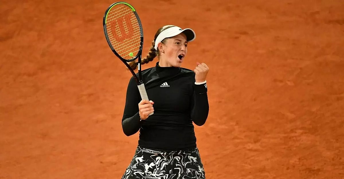 French Open: Daniil Medvedev, Jelena Ostapenko, Danielle Collins advance